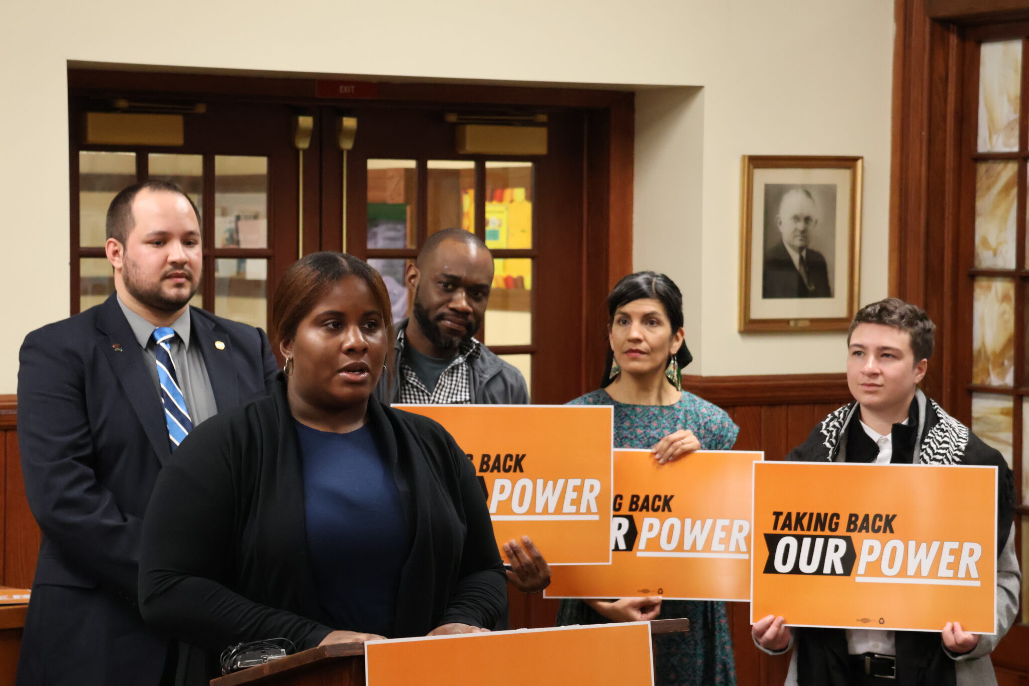 Lawmakers band together with newly formed coalition to ban political ...